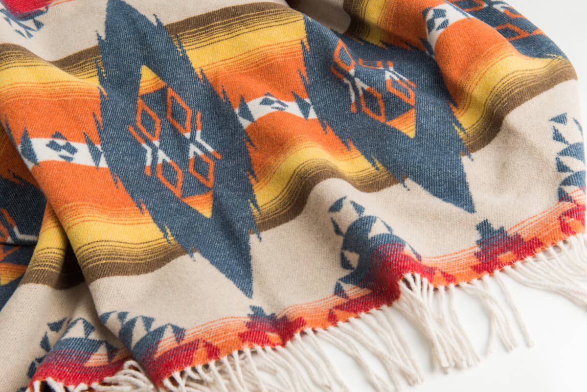 Apache Wool Blend Blanket - Native American Design 200cm x 155cm — Suusco